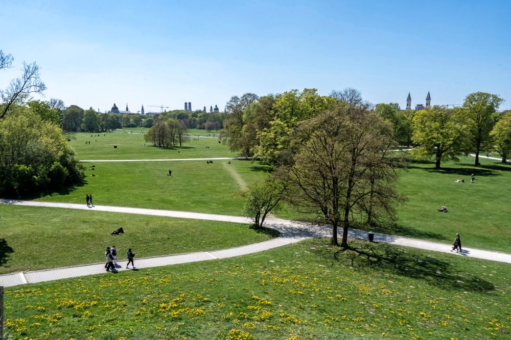 Polizei sperrt Englischen Garten wegen Strahlen-Notruf ab