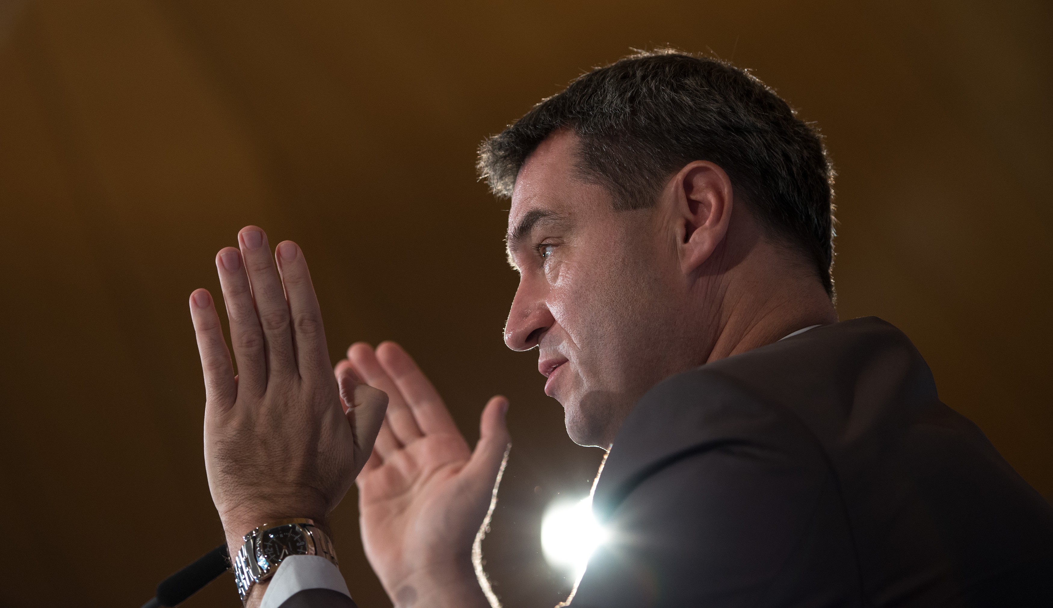 Bayerns Minister sollen 200 Millionen Euro erwirtschaften